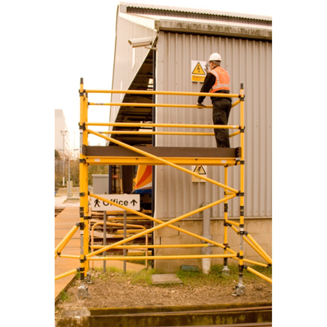 Boss Zone-1 GRP Scaffold Tower - 850 Length 2.5 Height 9.7